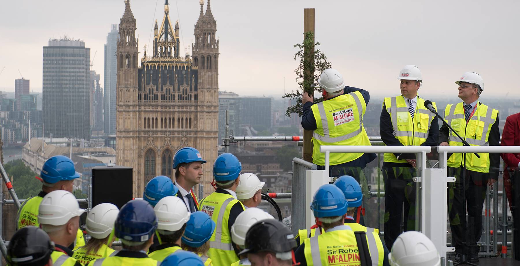 Elizabeth Tower team celebrates topping out - Sir Robert McAlpine